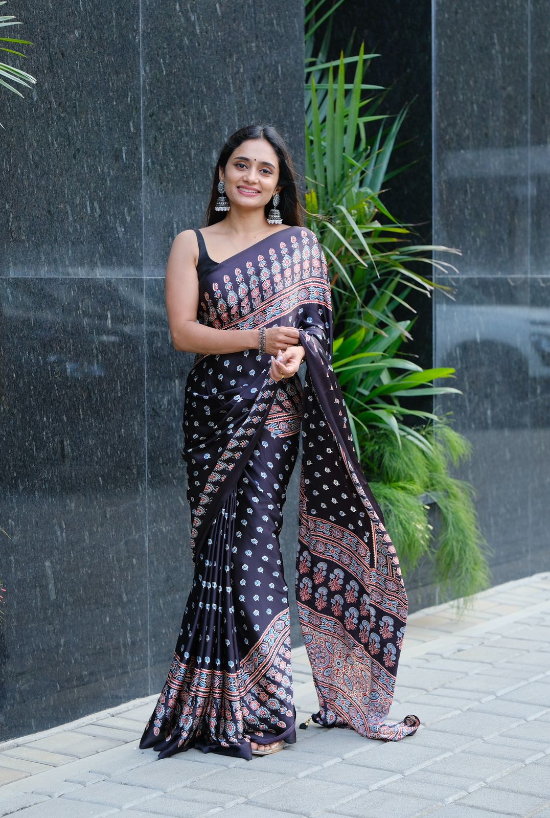Home | Panchali Vastra