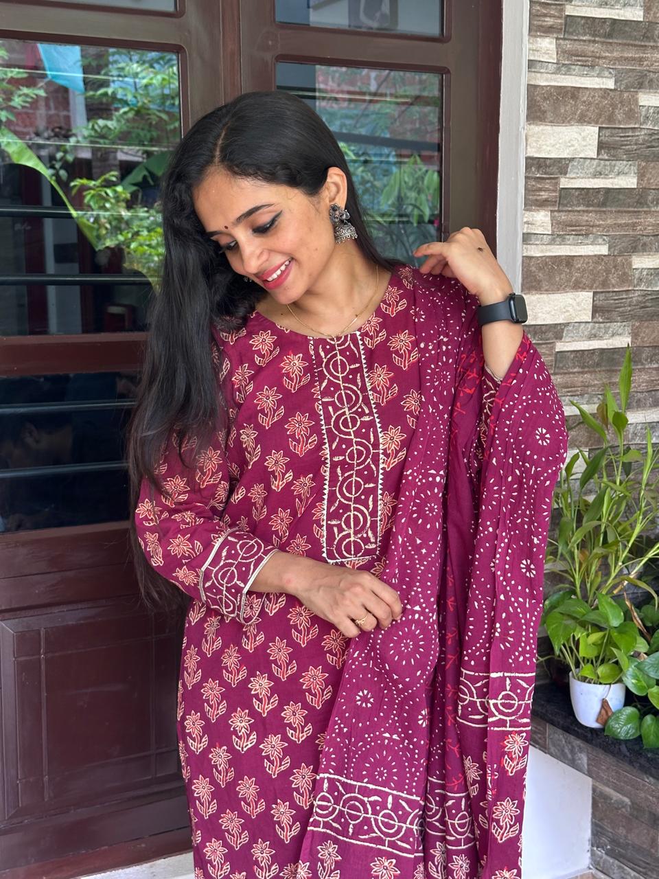 Home | Panchali Vastra